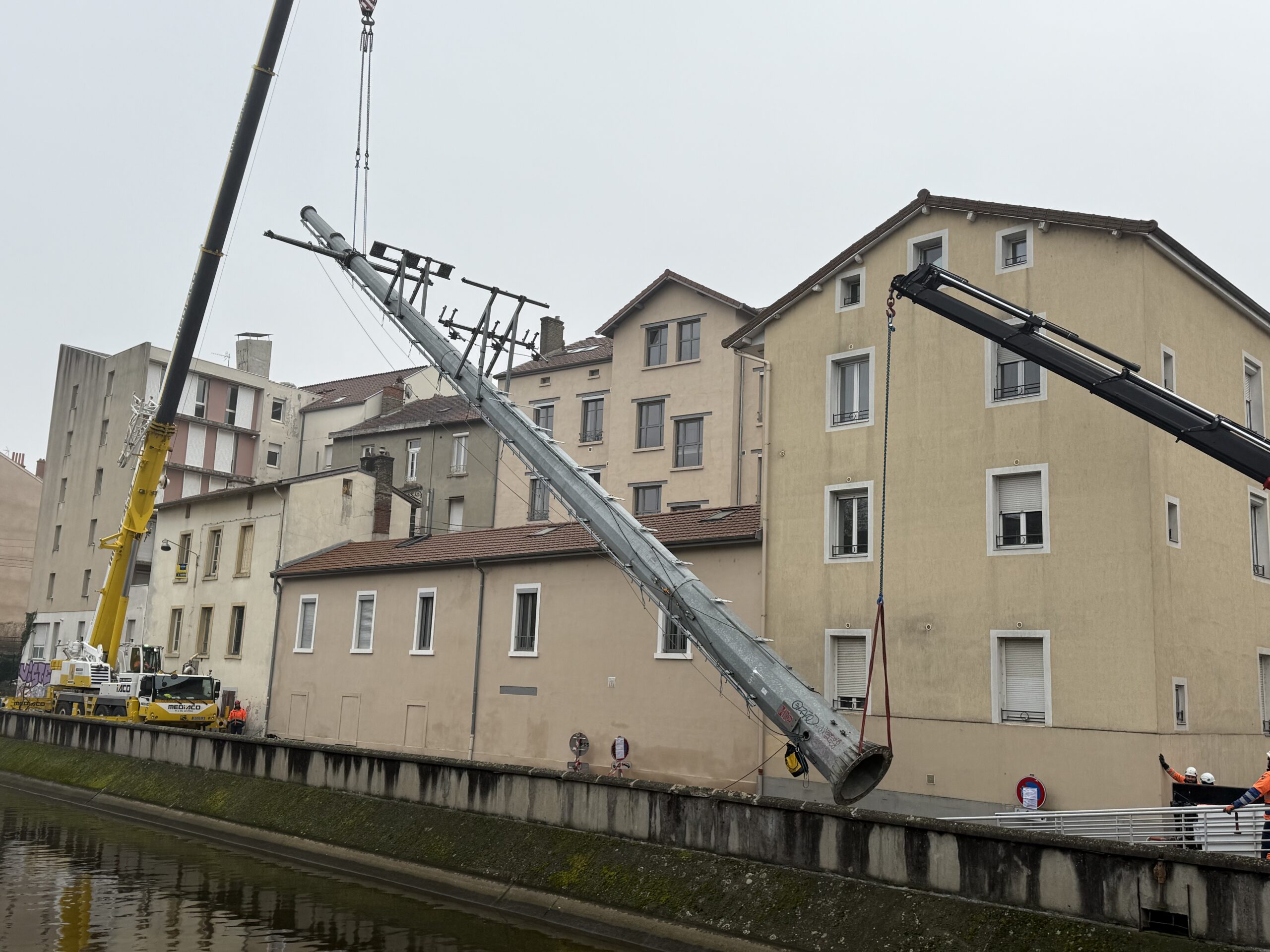 Aménagement de la ZAC de la Saulaie : suppression de 5 pylônes ...